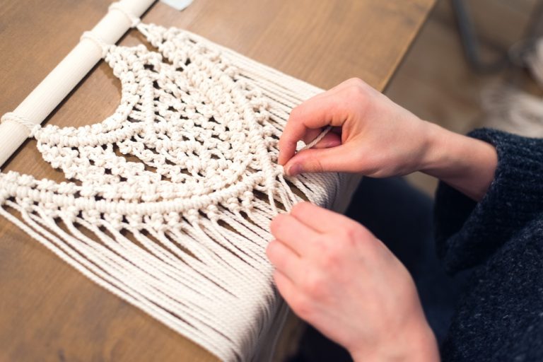 How to Use Yarn for Macrame: Detailed Guide for Beautiful Creations