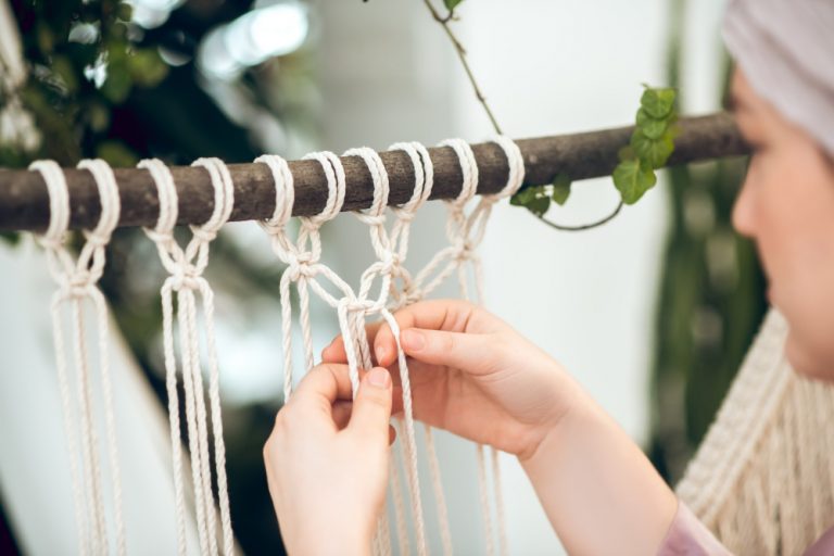 How to Use Yarn for Macrame: Detailed Guide for Beautiful Creations