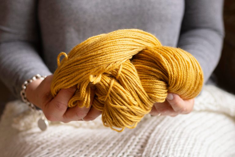 How to Spin Wool into Yarn: A Complete Guide to the Spinning Process